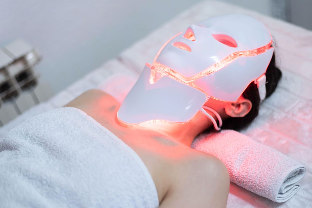 Maska LED na twarz – moja opinia - Blog MJ